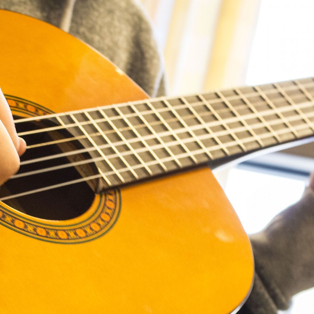 Akustinen kitara | Musiikki harrastuksena | Gradia