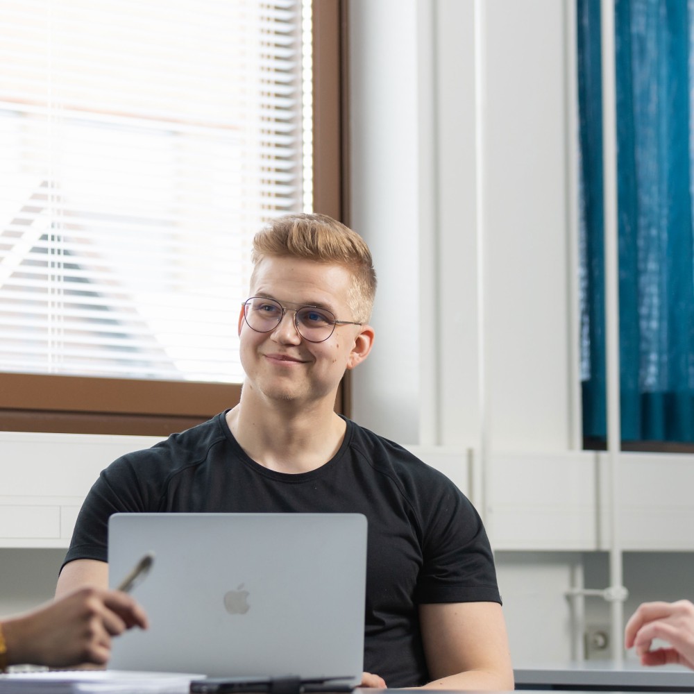 Opiskelu aikuislukiossa | Gradia